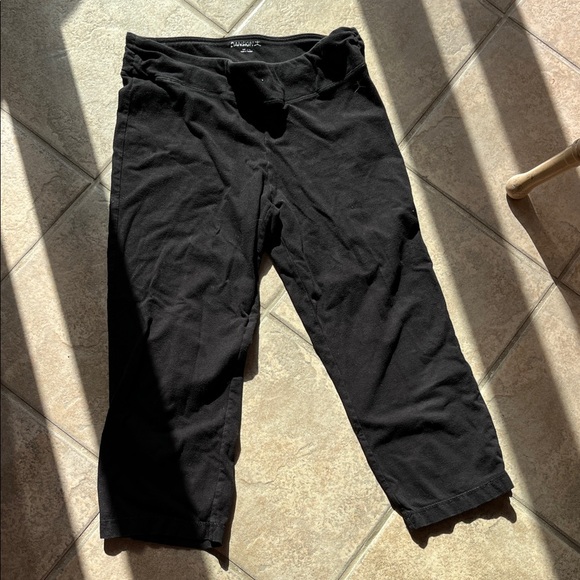 Danskin | Pants & Jumpsuits | Danskin Womens Classic Black Capri Pants ...